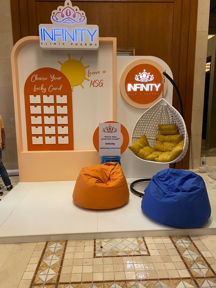 An upload by Eman Aziz Ahmed on Coroflot: to the project Infinity Photo booth