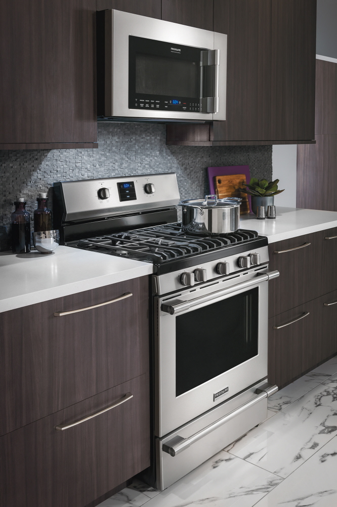 Frigidaire Pro Side-Swing Microwave | Hardware UI-GUI | Product Design ...