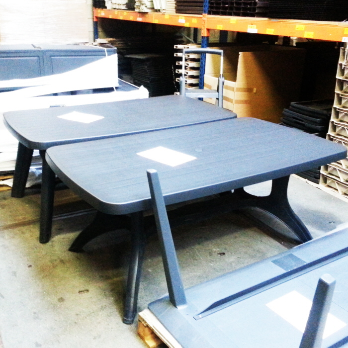 OPP table by Jorge Xelhuantzi at Coroflot.com