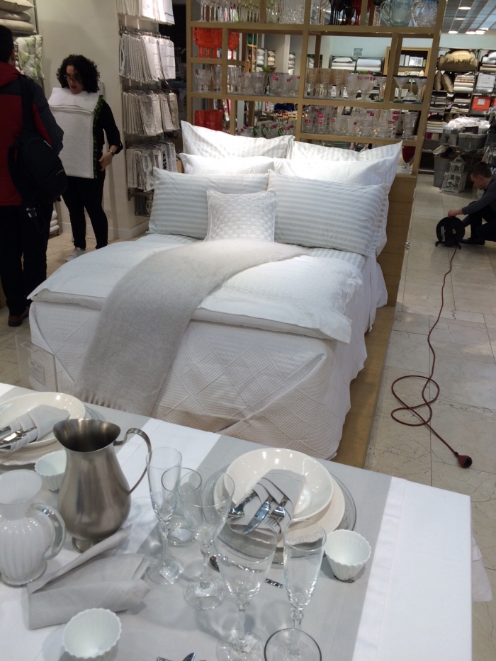 VISUAL MERCHANDISING - ZARA HOME by Florencia Chaumont at Coroflot.com