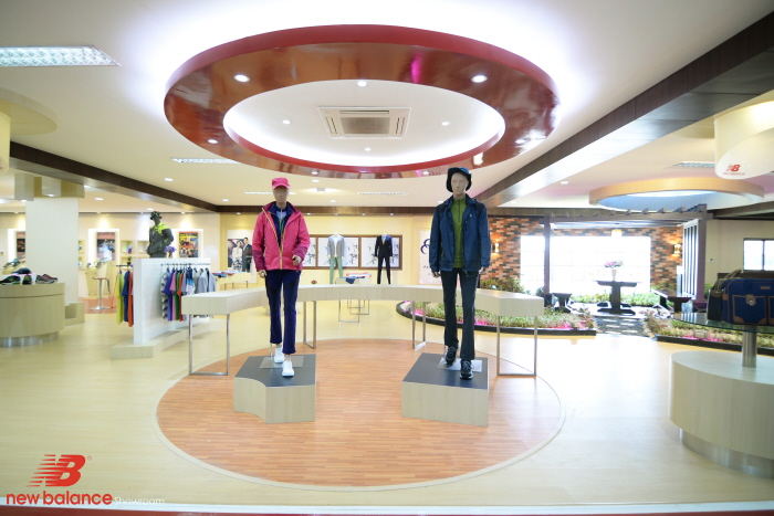 Showroom New balance build project by Chrismas Ardianto at Coroflot.com