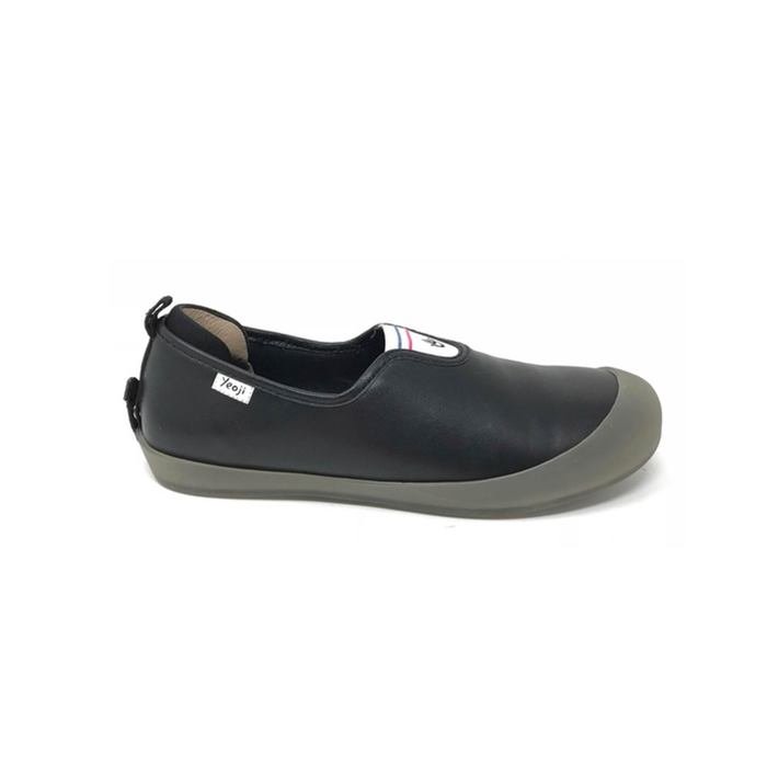 Yeoji - A Shoe with Removable Outsoles by Josephine Jee at Coroflot.com