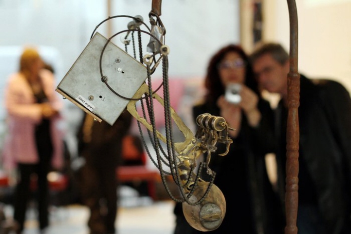 SIX CHAINS by Angel Petkov at Coroflot.com