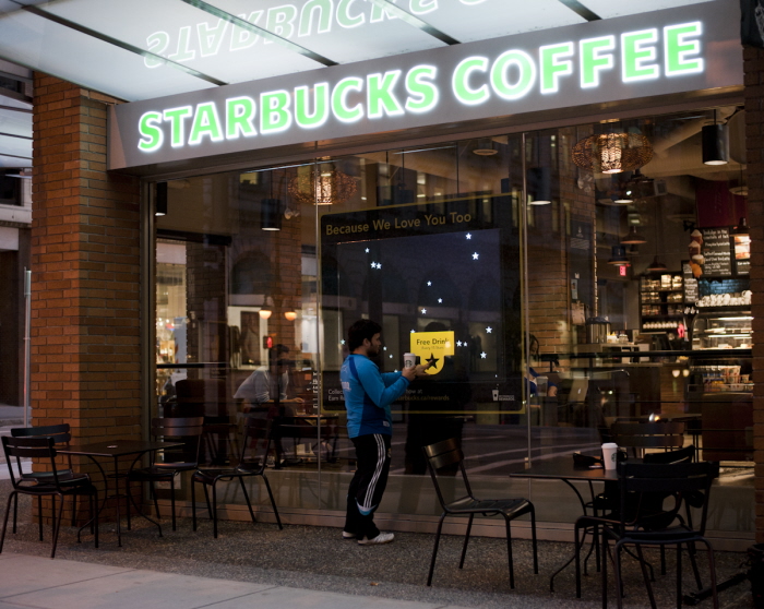 Starbucks Interactive Storefronts by Tim Pelz at Coroflot.com