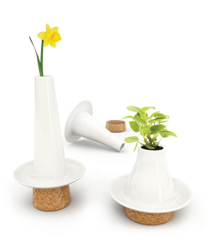 An upload by Damon lin on Coroflot: to the project Multi-function vase