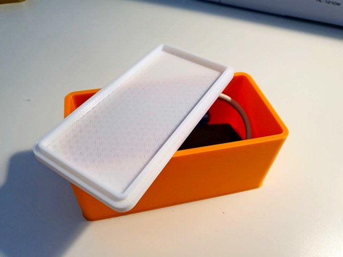 A simple box with a lid - 3D printable by Michael Milano at Coroflot.com