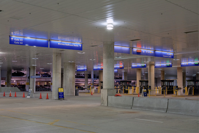 McCormick Place West Building Exterior Wayfinding by Vick Moore at ...