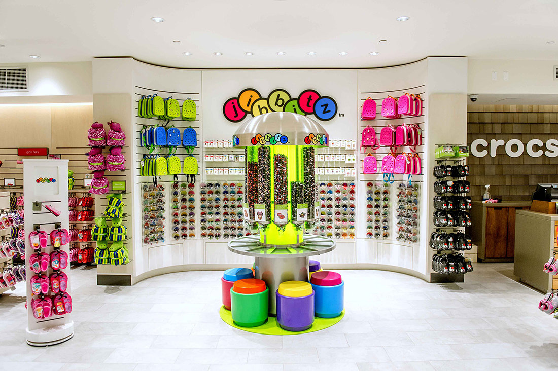 store design - crocs ny 34th st. flagship store - 01 by Jongmin "Jo ...