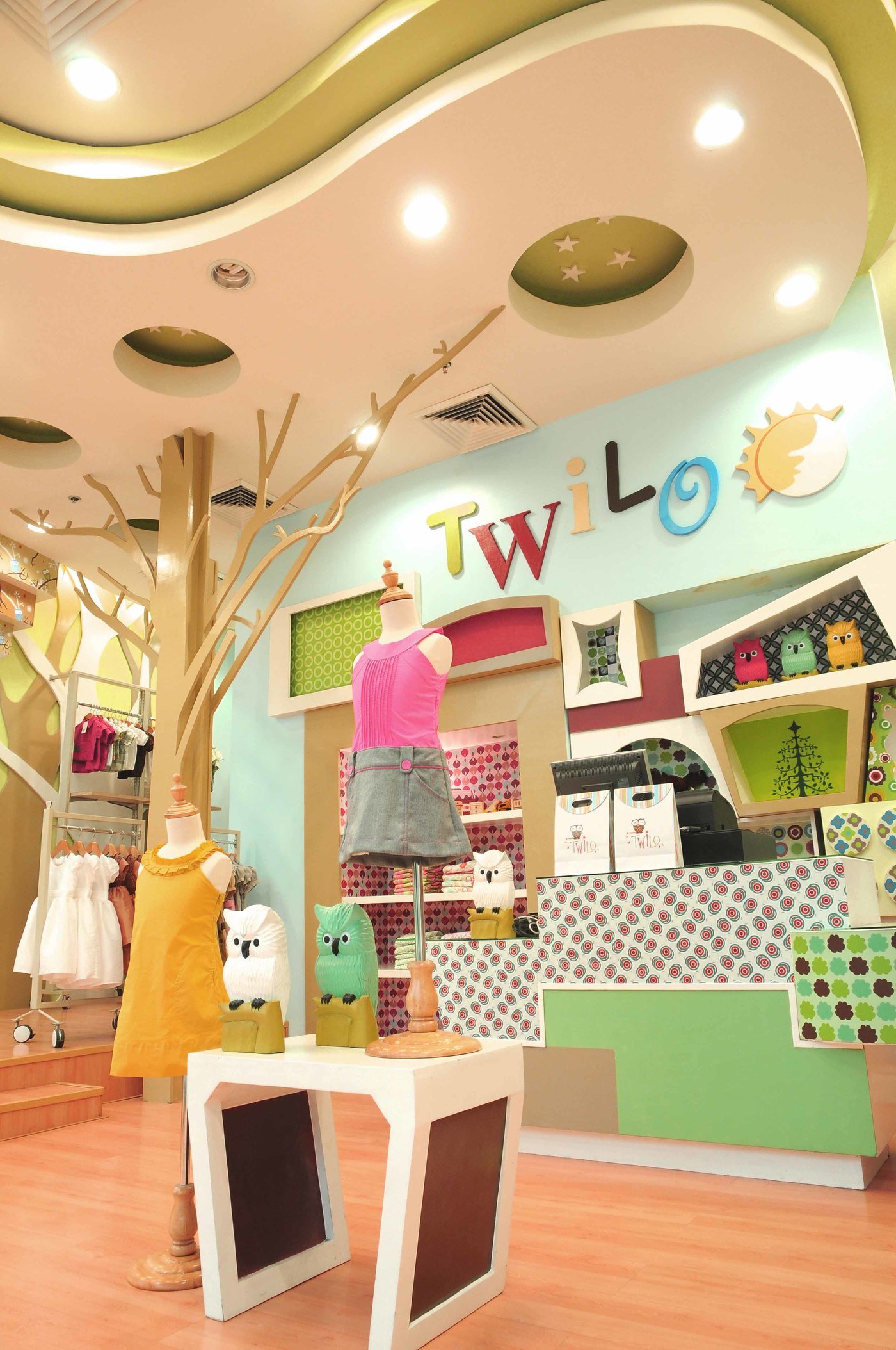 Twilo Childrens Boutique by Frenjick Quesada (Design HQ Hirayama ...
