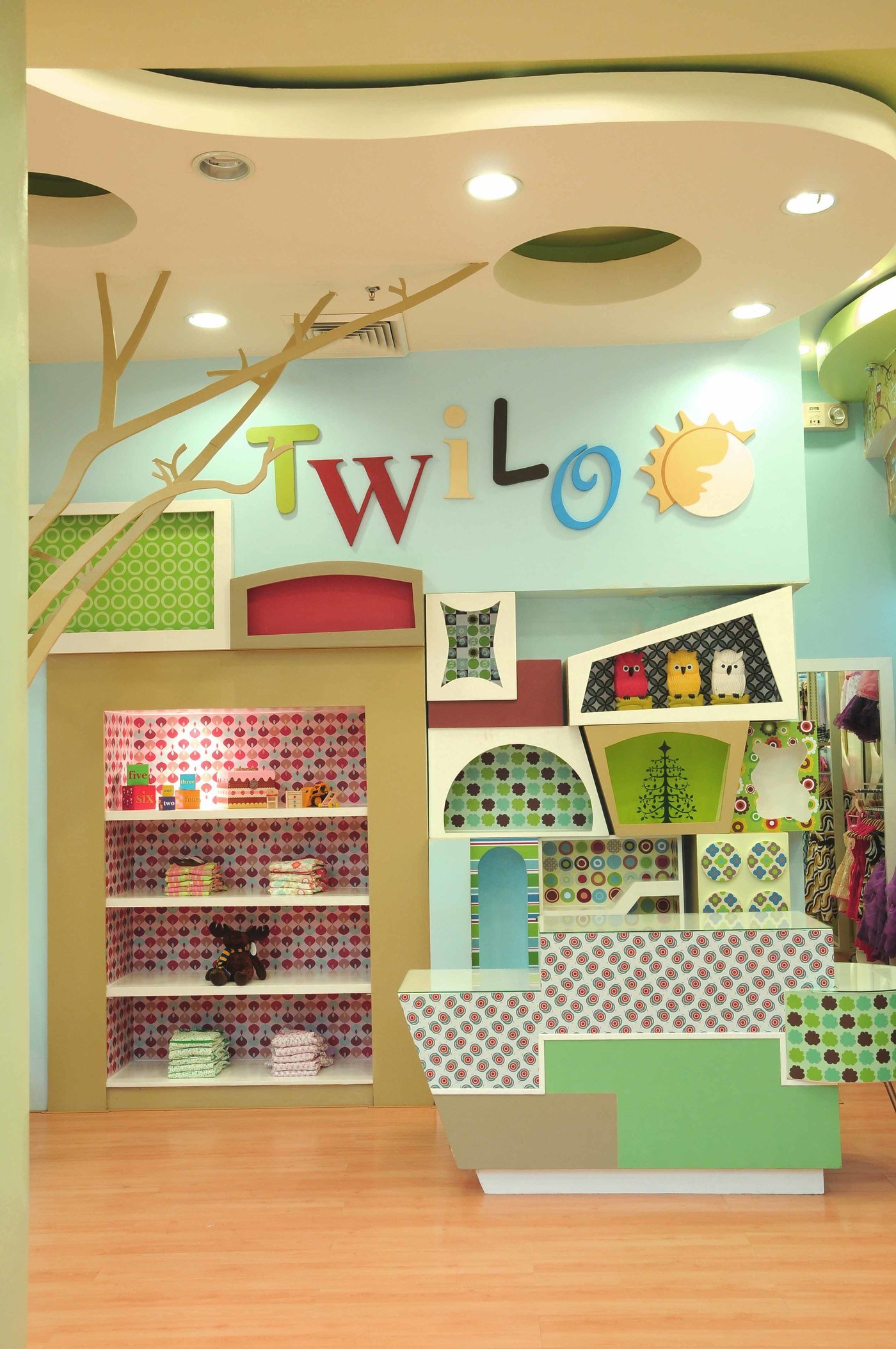 Twilo Childrens Boutique by Frenjick Quesada (Design HQ Hirayama ...
