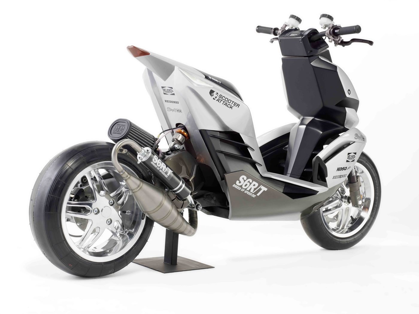 Concept scooter street dragster by Olivier Murro at Coroflot.com