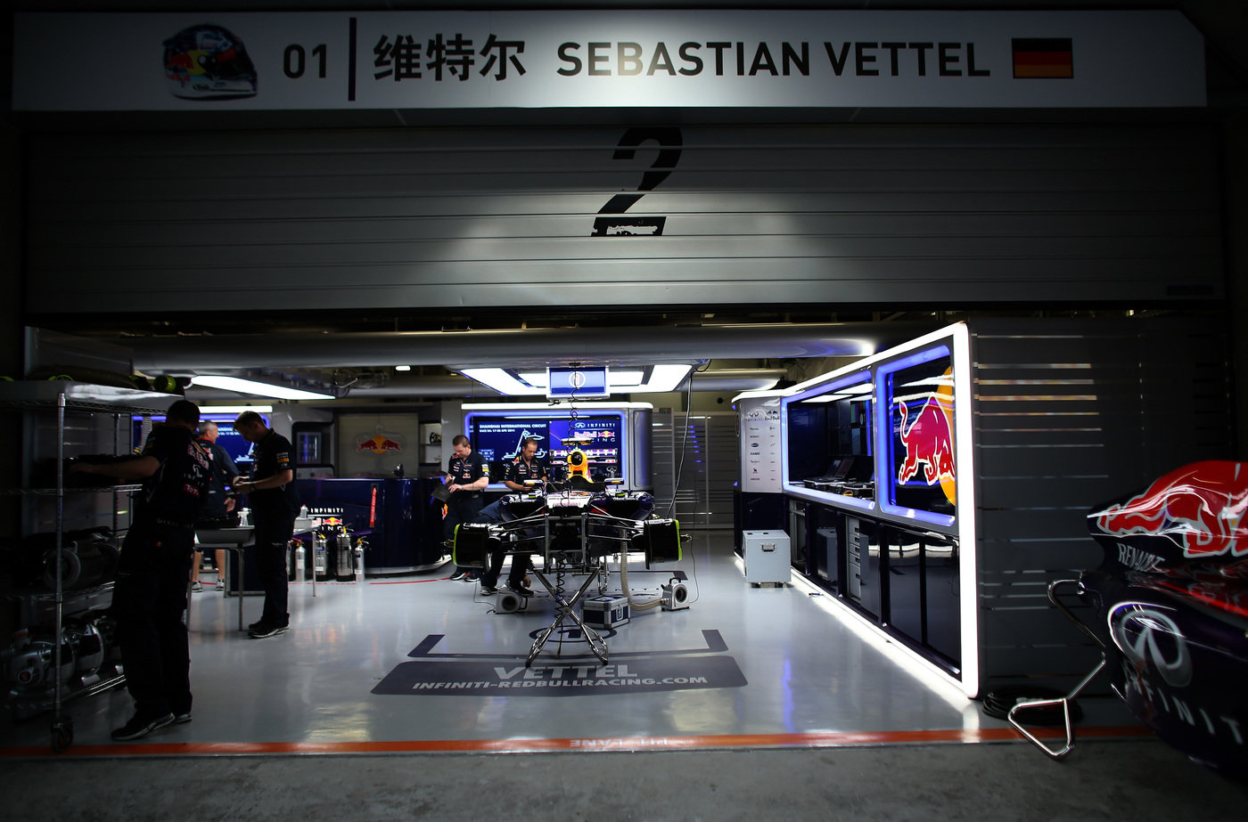 Red Bull Racing : Race Garage 2014- by STEFAN BRIDGES at Coroflot.com