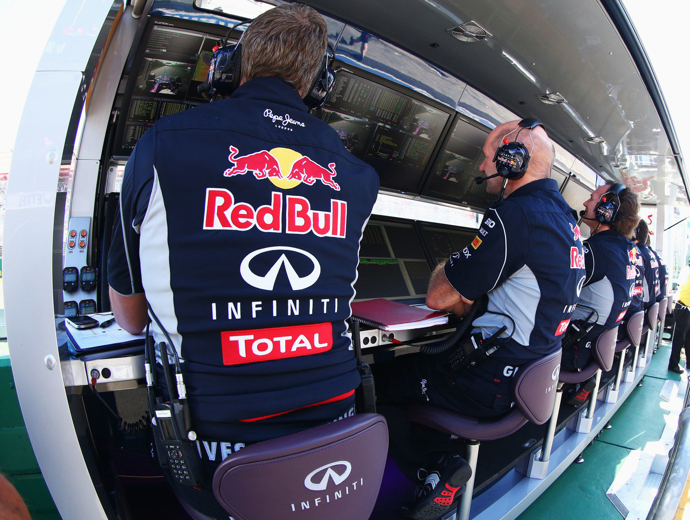 Red Bull Racing : Telemetry Pitwall by STEFAN BRIDGES at Coroflot.com