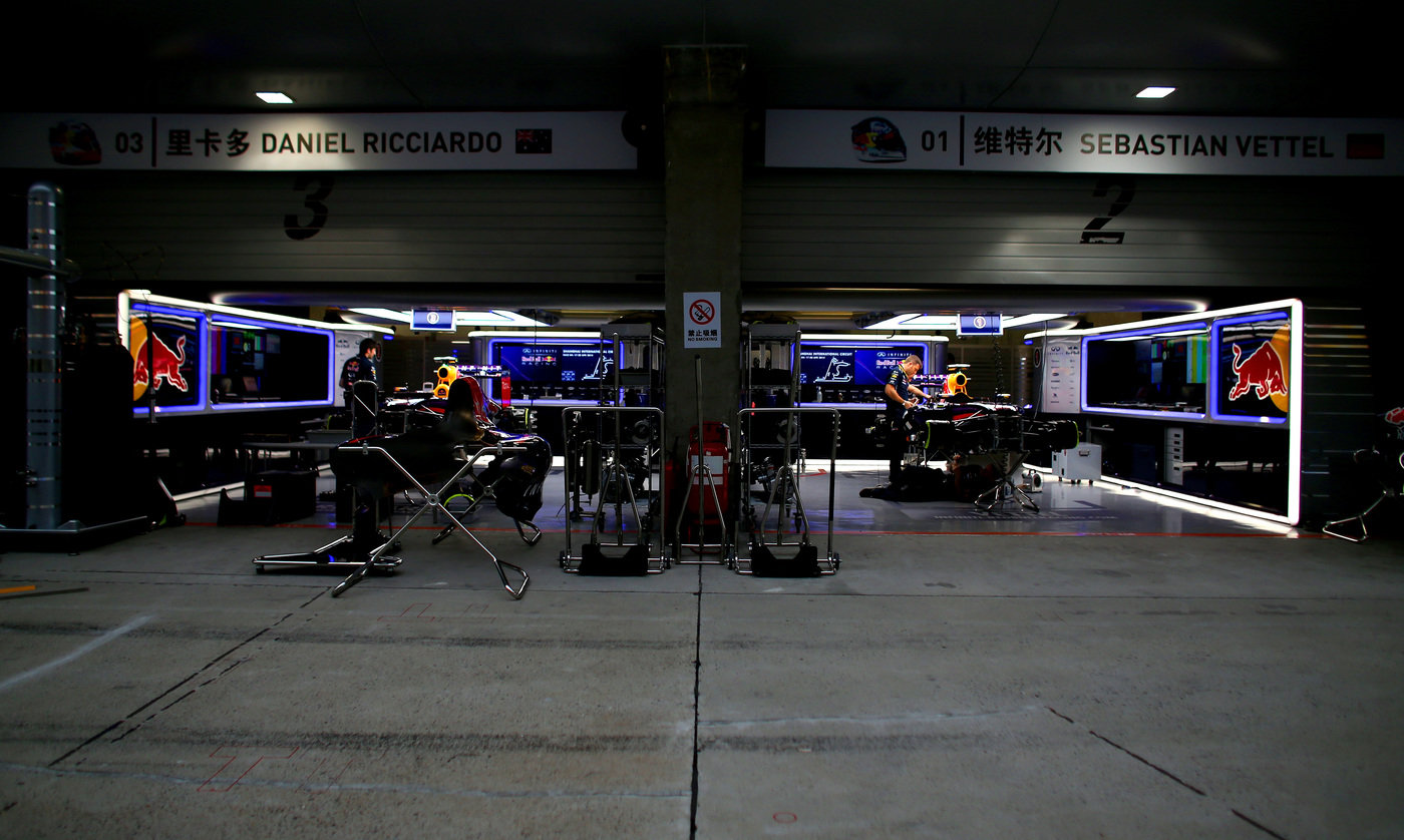 Red Bull Racing : Race Garage 2014- by STEFAN BRIDGES at Coroflot.com