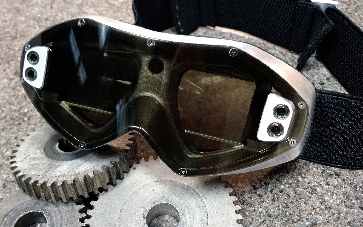 Industrial AR Goggles by Kyle Cherry at Coroflot.com