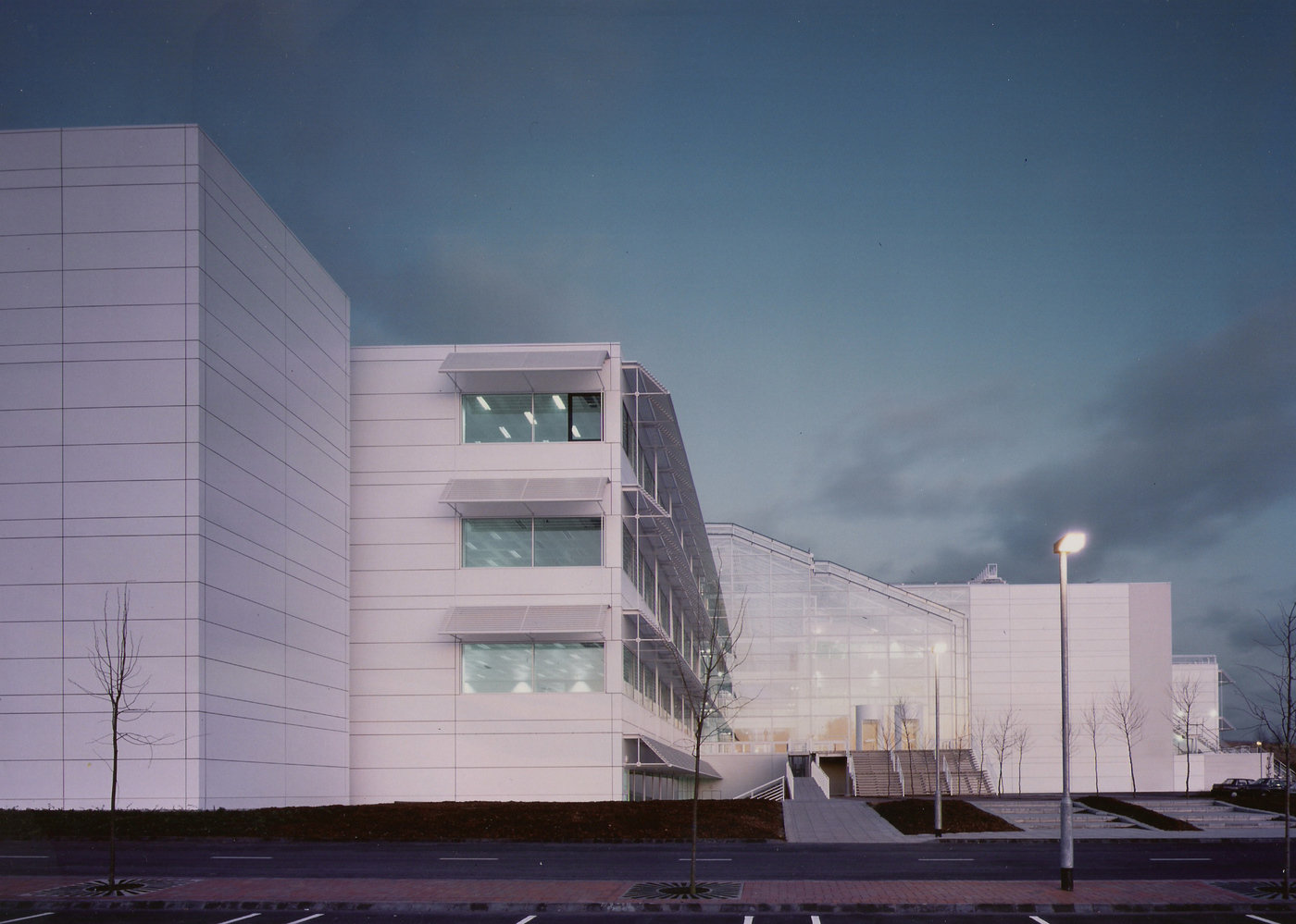 Nationwide Building Society HQ, Swindon RIBA Award Winner by Zak Ghiacy ...