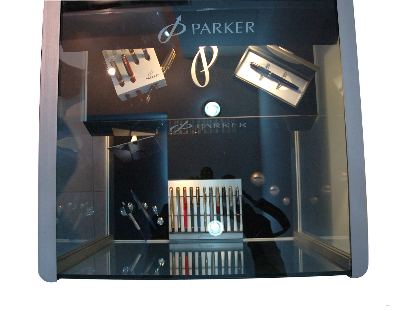 An upload by PARVINDER SINGH on Coroflot: to the project PARKER DISPLAY ...