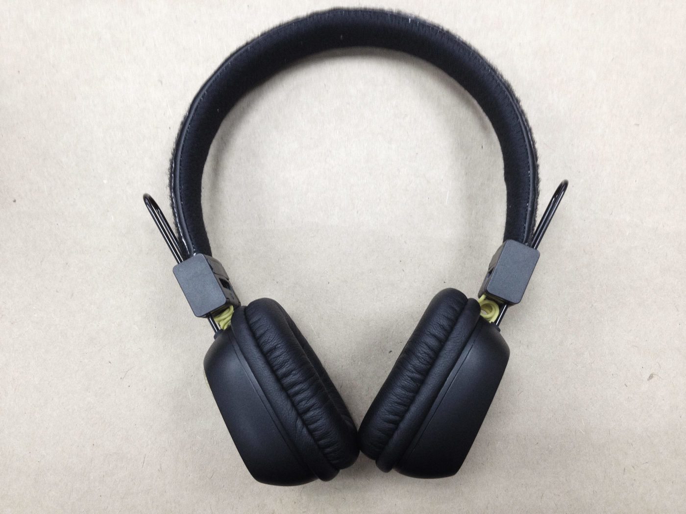 Rock Bluetooth Headset by Paul Chen at Coroflot.com