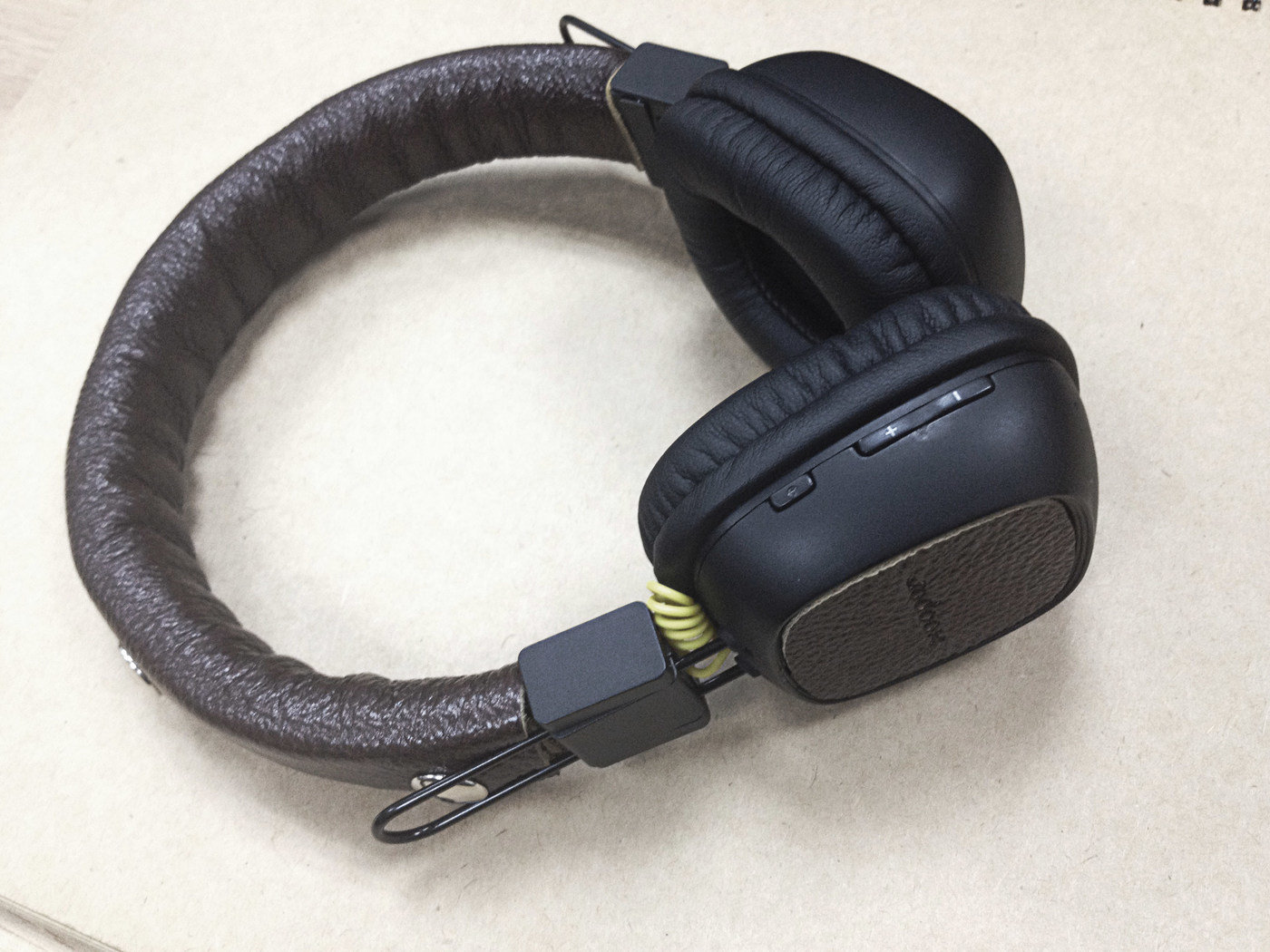 Rock Bluetooth Headset by Paul Chen at Coroflot.com