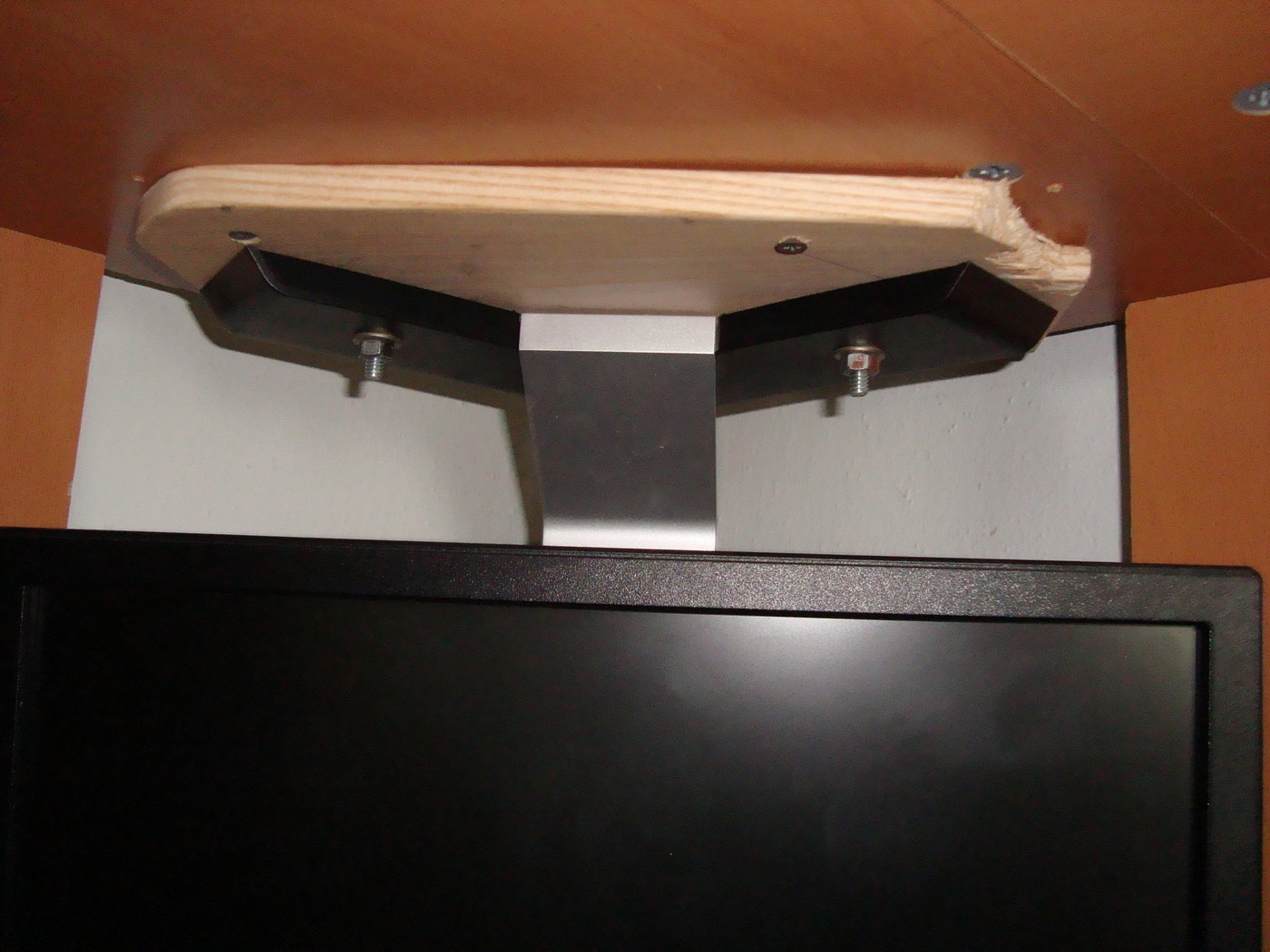 Hanging Monitor Mount by Peter Finzell at Coroflot.com