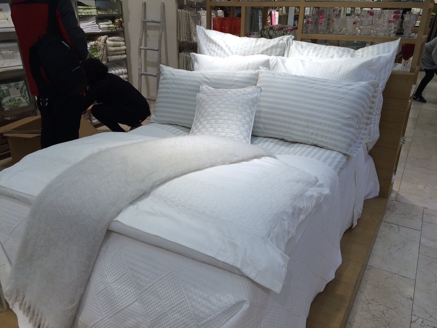 VISUAL MERCHANDISING - ZARA HOME by Florencia Chaumont at Coroflot.com