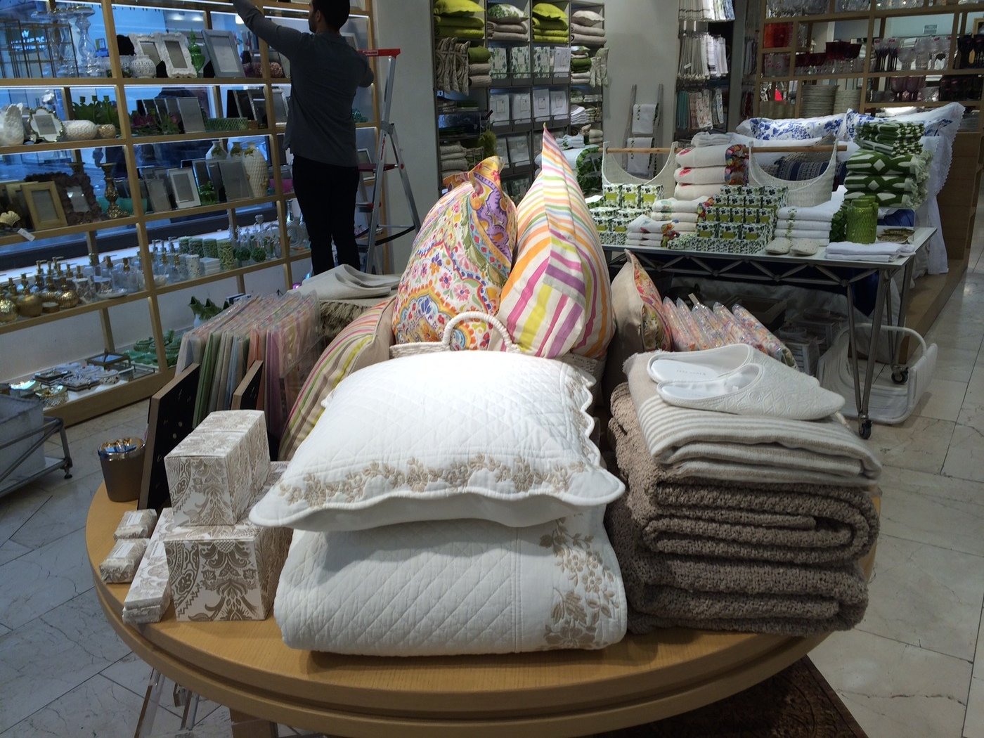 VISUAL MERCHANDISING - ZARA HOME by Florencia Chaumont at Coroflot.com