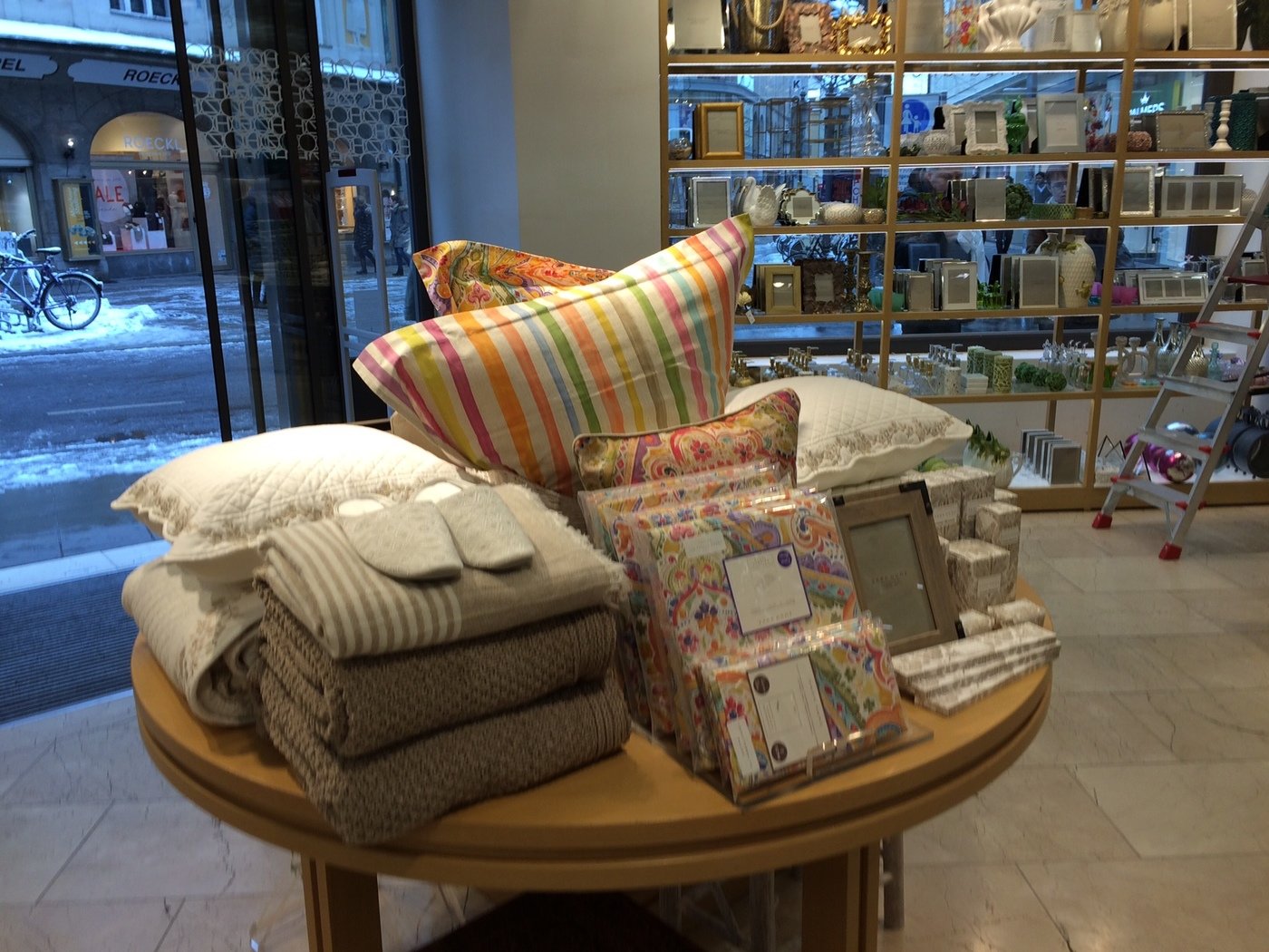 VISUAL MERCHANDISING - ZARA HOME by Florencia Chaumont at Coroflot.com