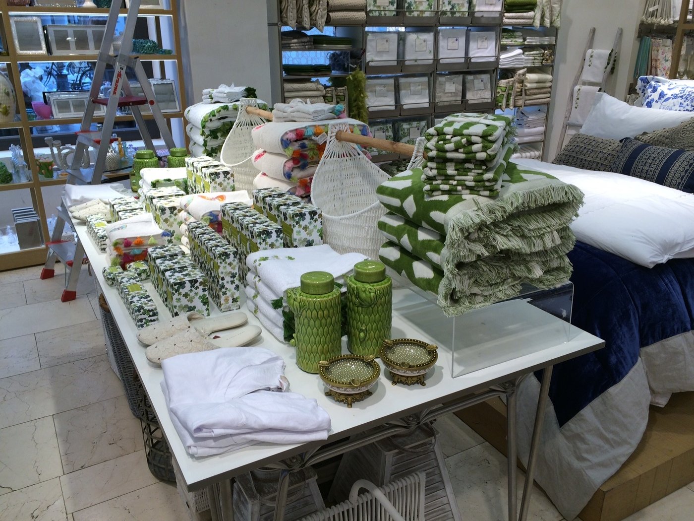 VISUAL MERCHANDISING - ZARA HOME by Florencia Chaumont at Coroflot.com