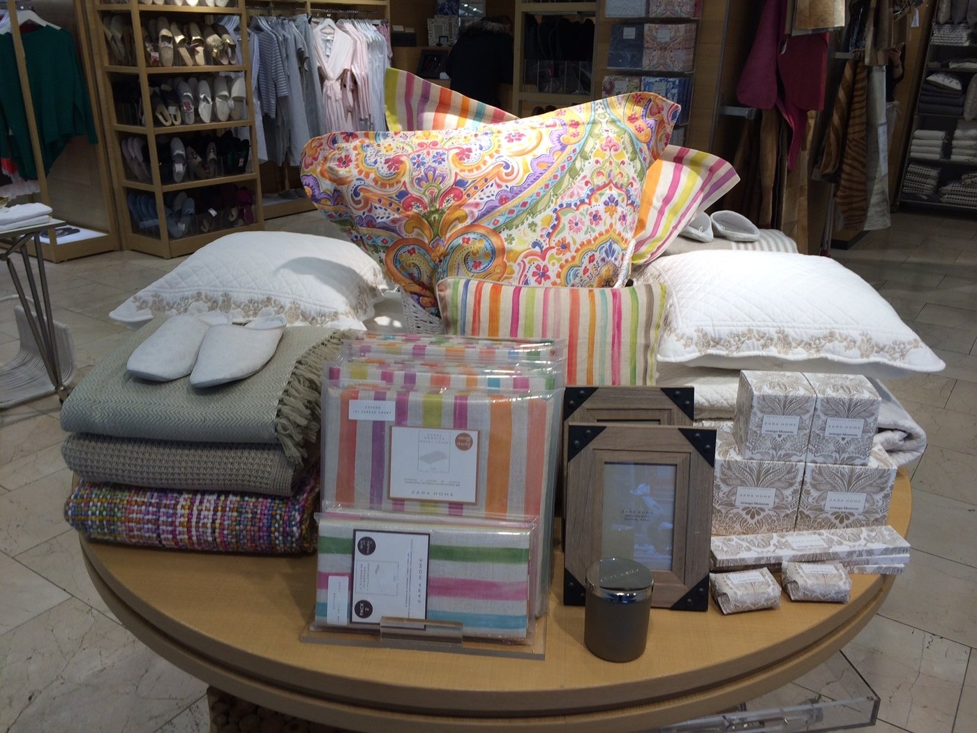 VISUAL MERCHANDISING - ZARA HOME by Florencia Chaumont at Coroflot.com