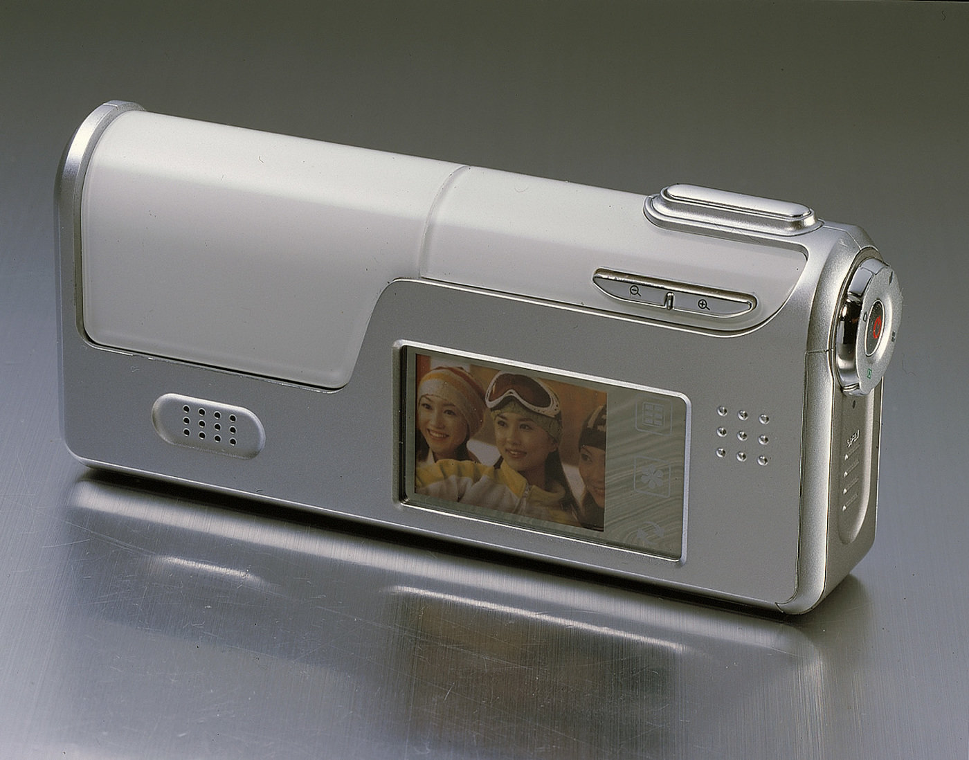 Digital Camera 6110 in 2003 by Will Wu at Coroflot.com