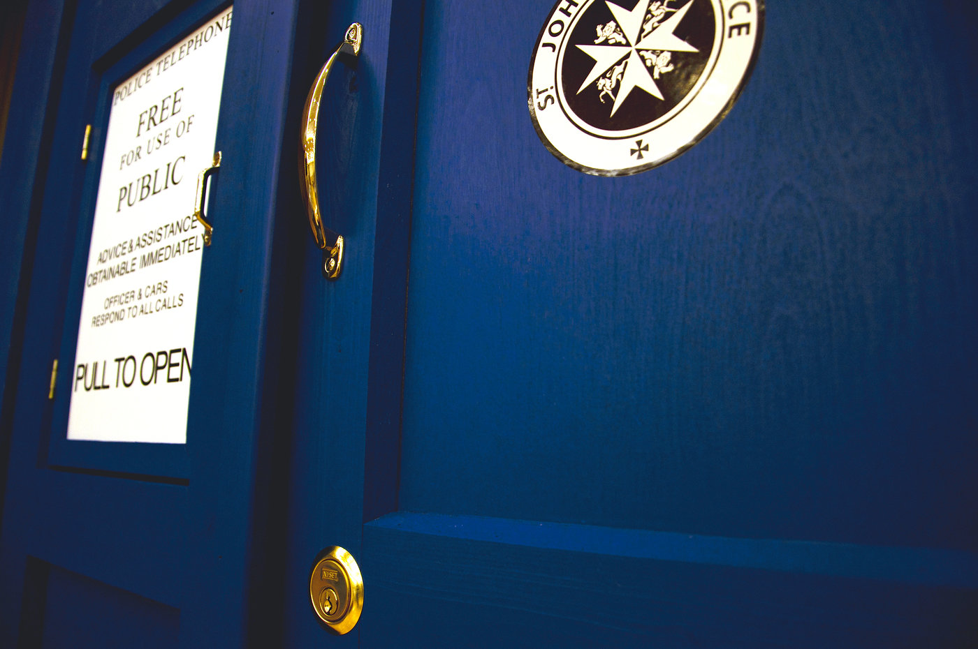 TARDIS (Full-Sized Doctor Who TARDIS prop replica) by Scott Bolyard at ...