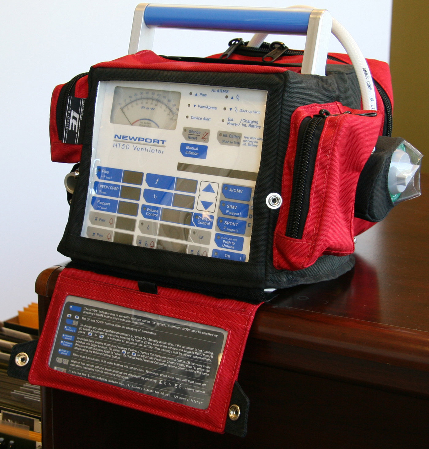 Paramedic Bags & Cases by Darren Wong at Coroflot.com