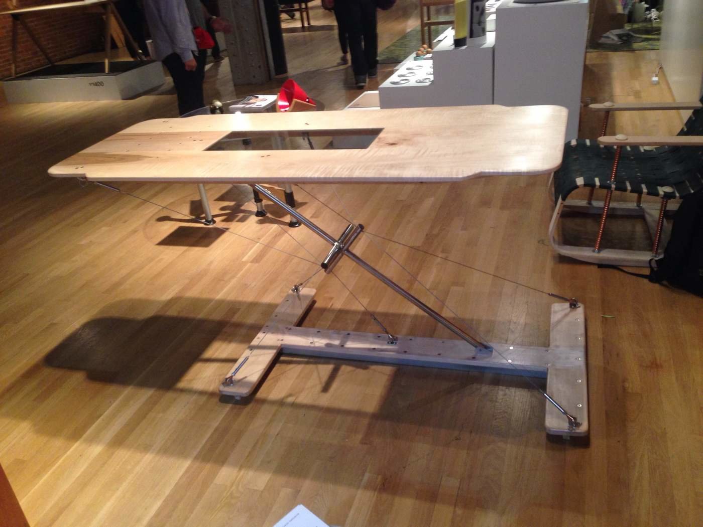 Tensegrity table by Geoffrey Perman at Coroflot.com