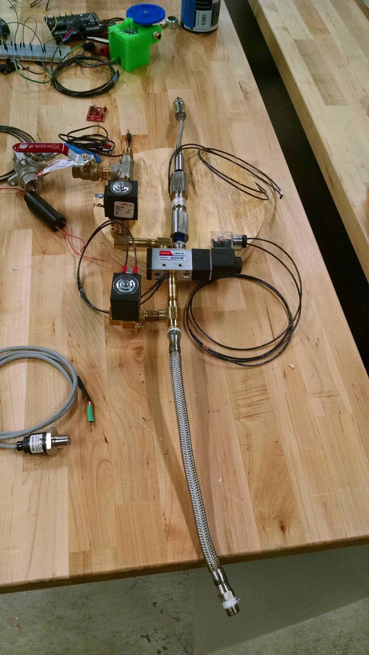 Hybrid rocket engine test rig by Roy Cohen at Coroflot.com