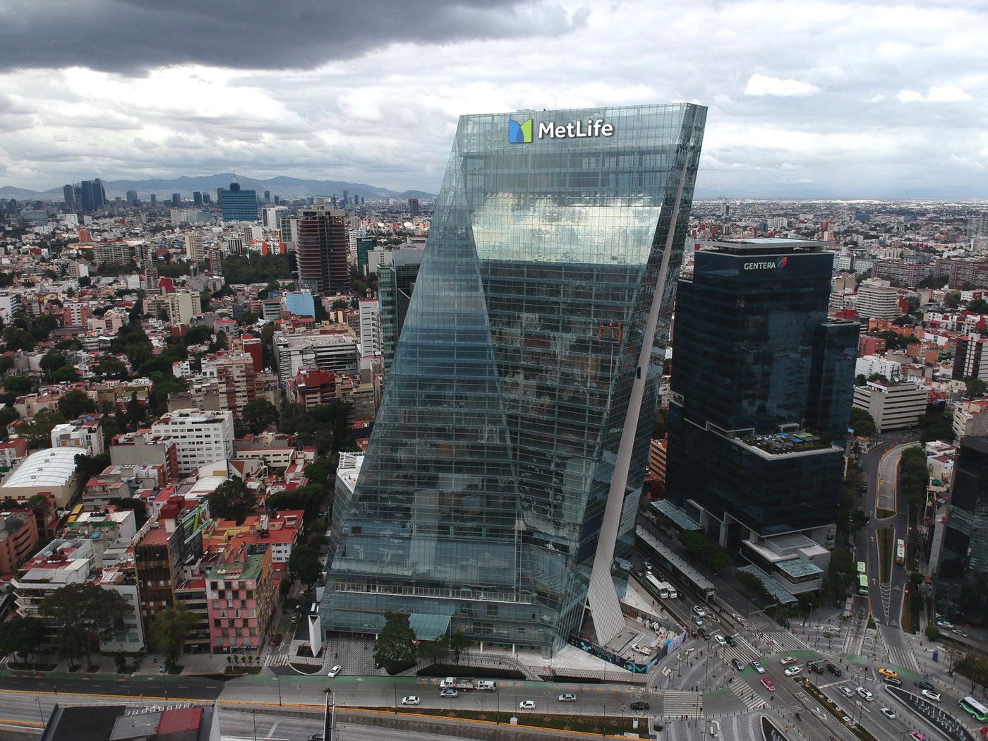 MetLife: Mexico HQ Environmental Branding by Jeremy Stevens at Coroflot.com