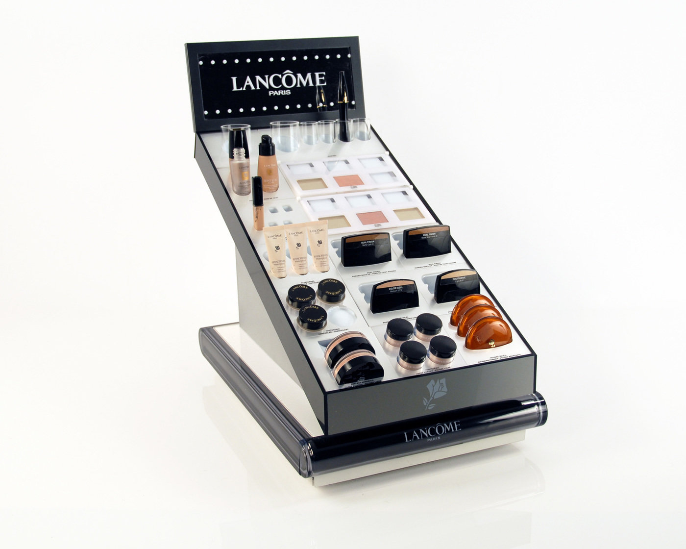 Store Environments-Fixtures and Brand Merchandising by Hugo A. Plazas ...