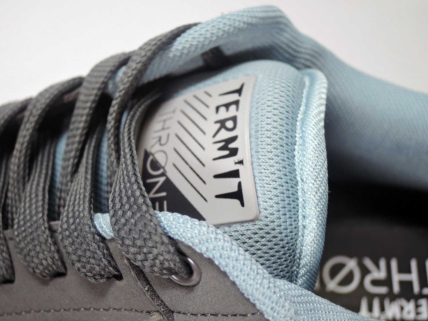 "Termit Throne" - skateboarding shoes by Ilyas Darakchiev at Coroflot.com