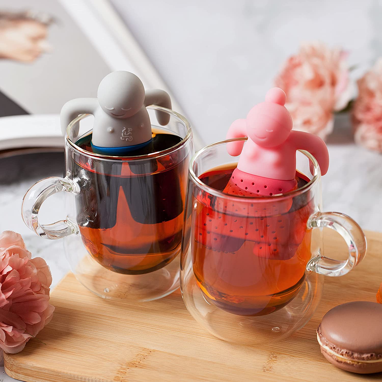 Mr and Mrs Tea infusers by Vladimir Nikolic at Coroflot.com