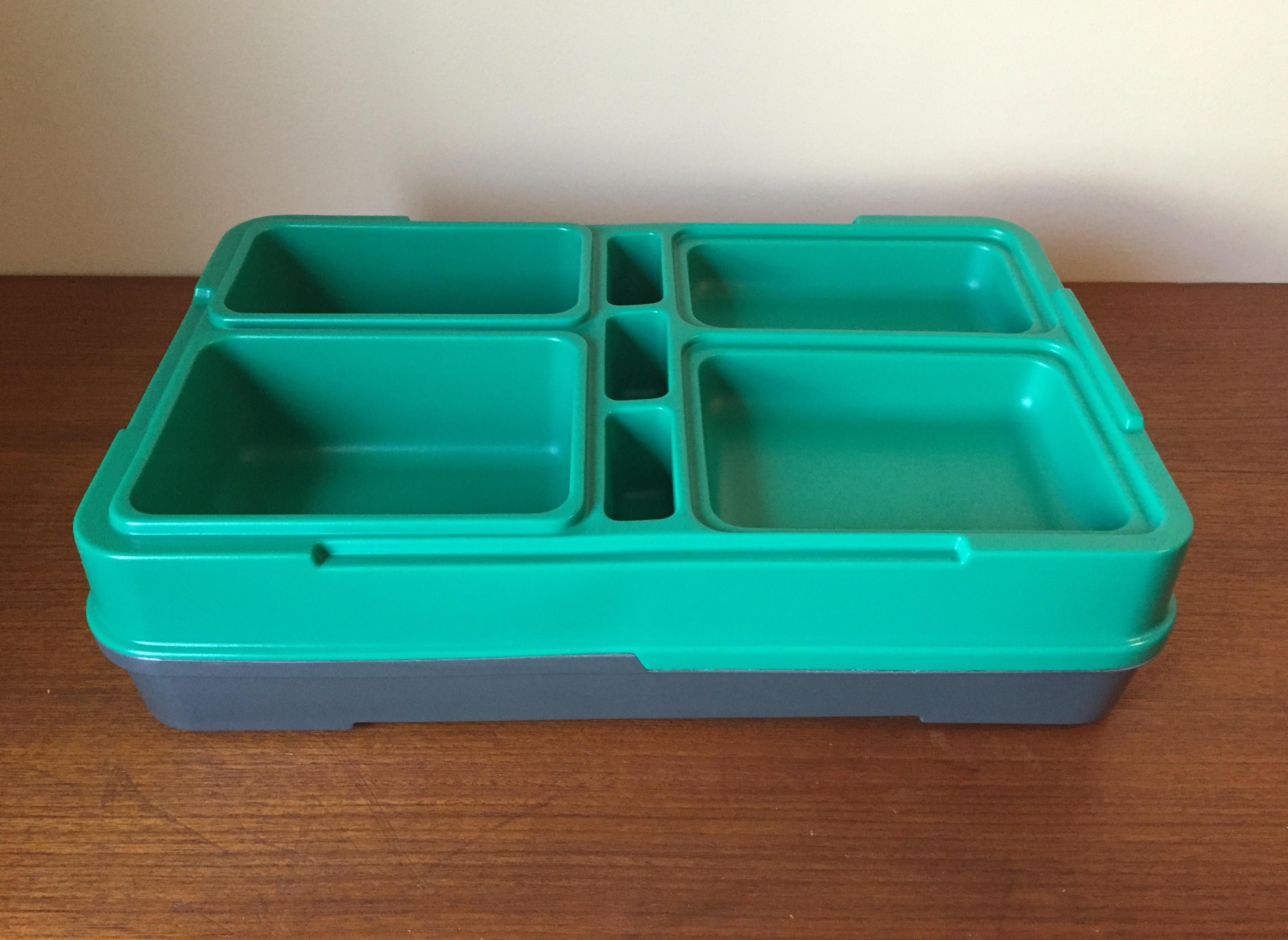 INSTITUTIONAL DESIGN: Inmate Meal Tray by Scott Graham at Coroflot.com