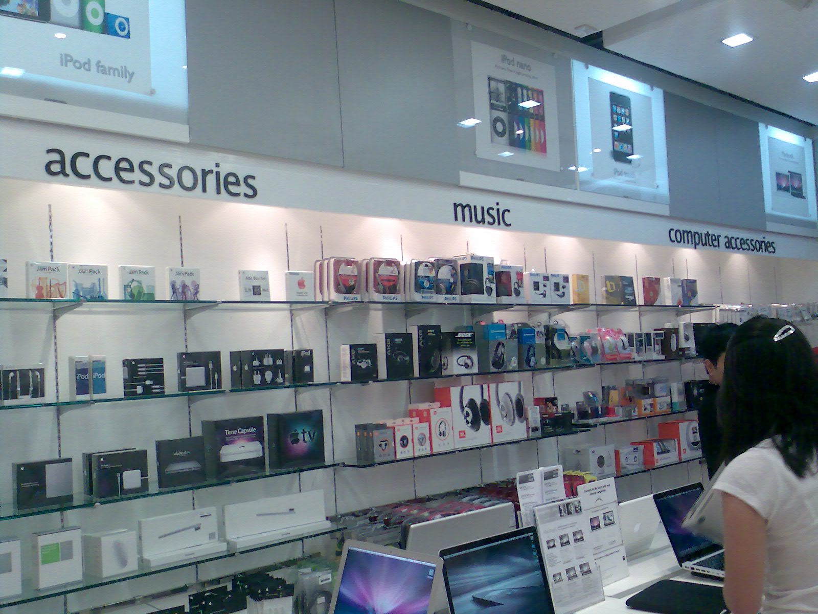 Visual Merchandising & Visual Display for POWER MAC CENTER / Apple ...