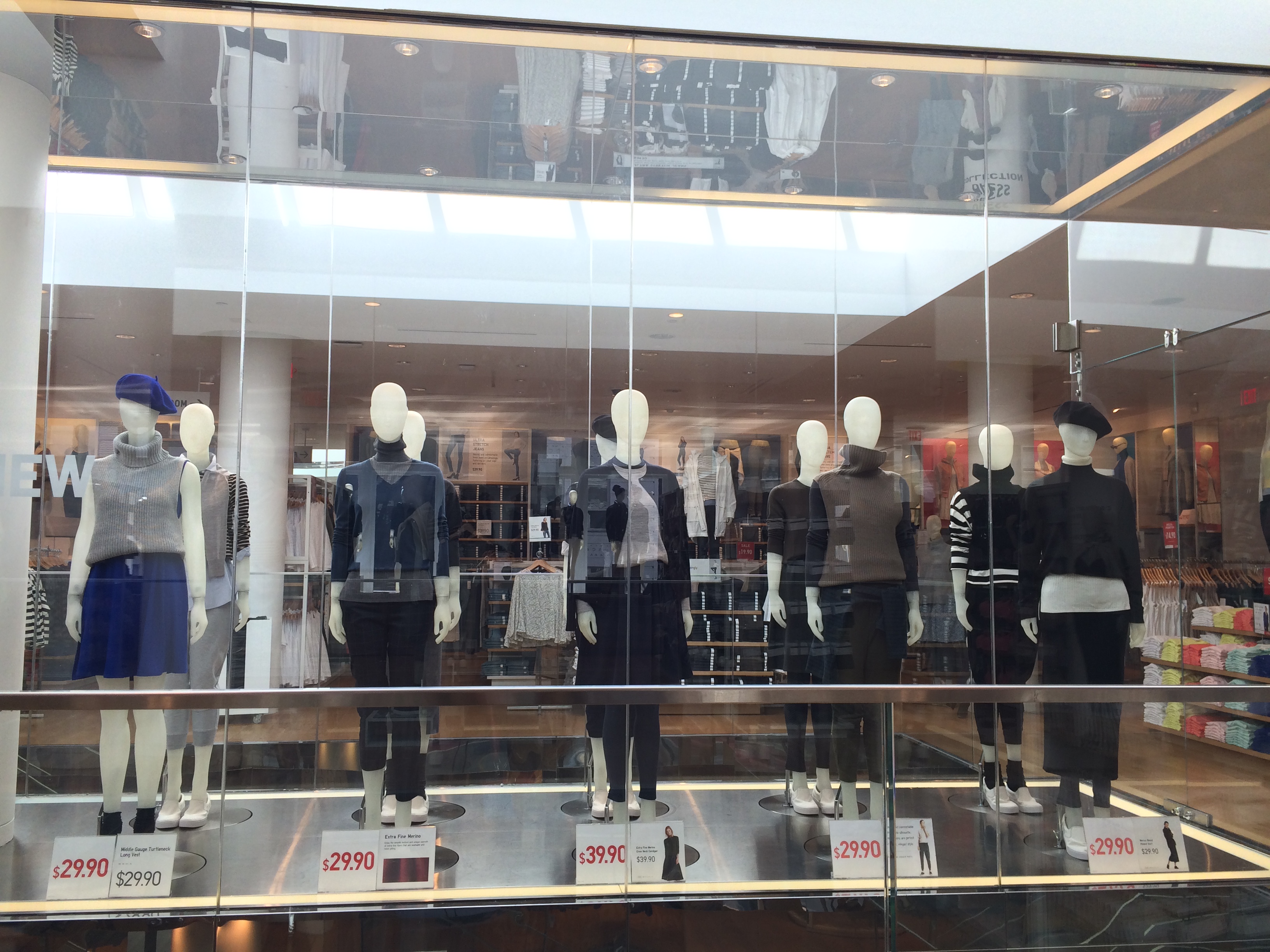 Uniqlo Visual Display (Window/Showcase) by Mayu Kaida at Coroflot.com