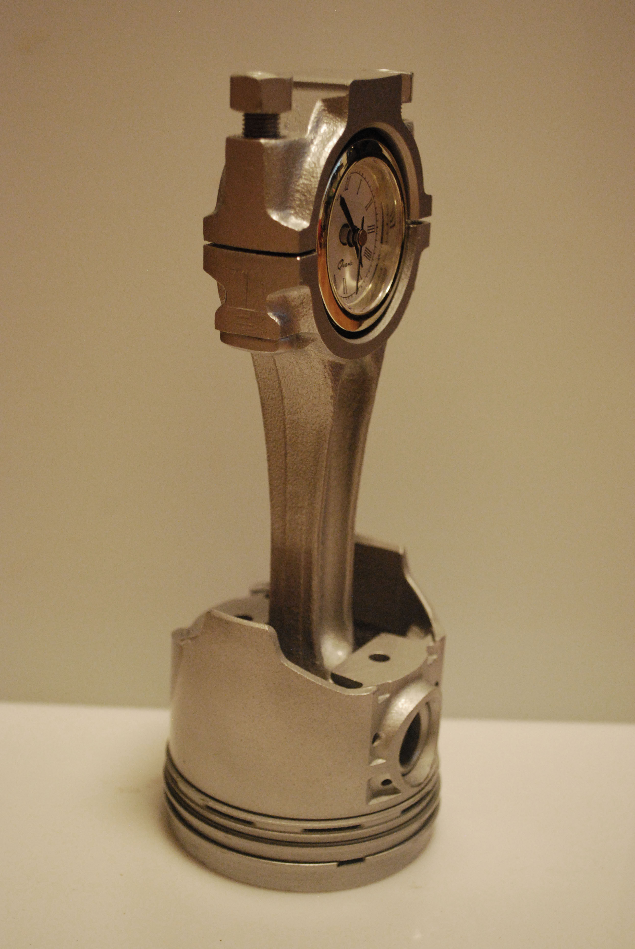 piston-clock by Edvinas Rusteika at Coroflot.com