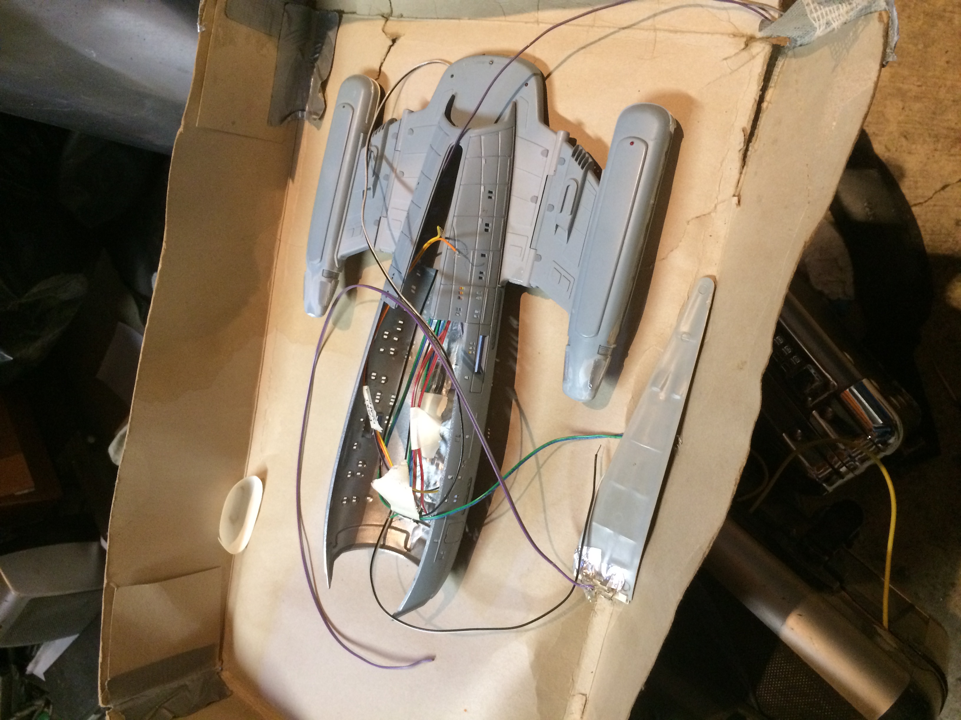 Lighting the U.S.S. Voyager model kit by Wendel Phillips at Coroflot.com