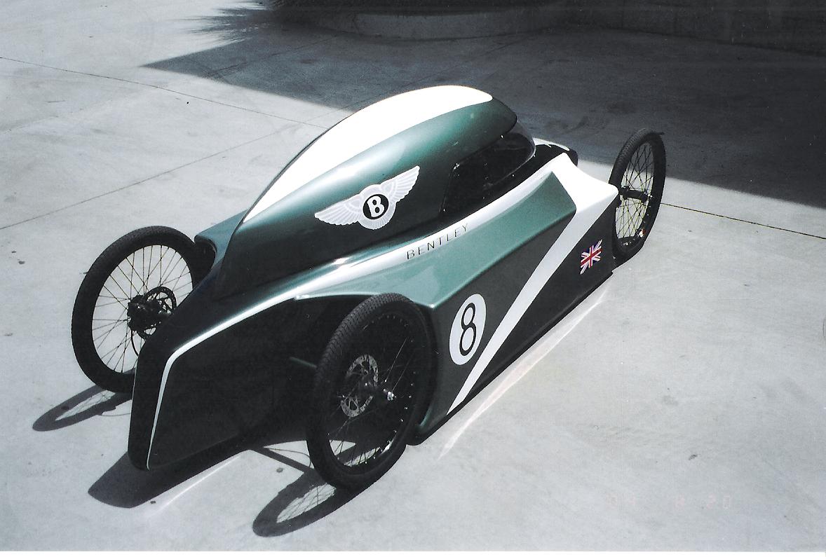 2004 Gravity racer by Alberto Hernandez Mendoza at Coroflot.com