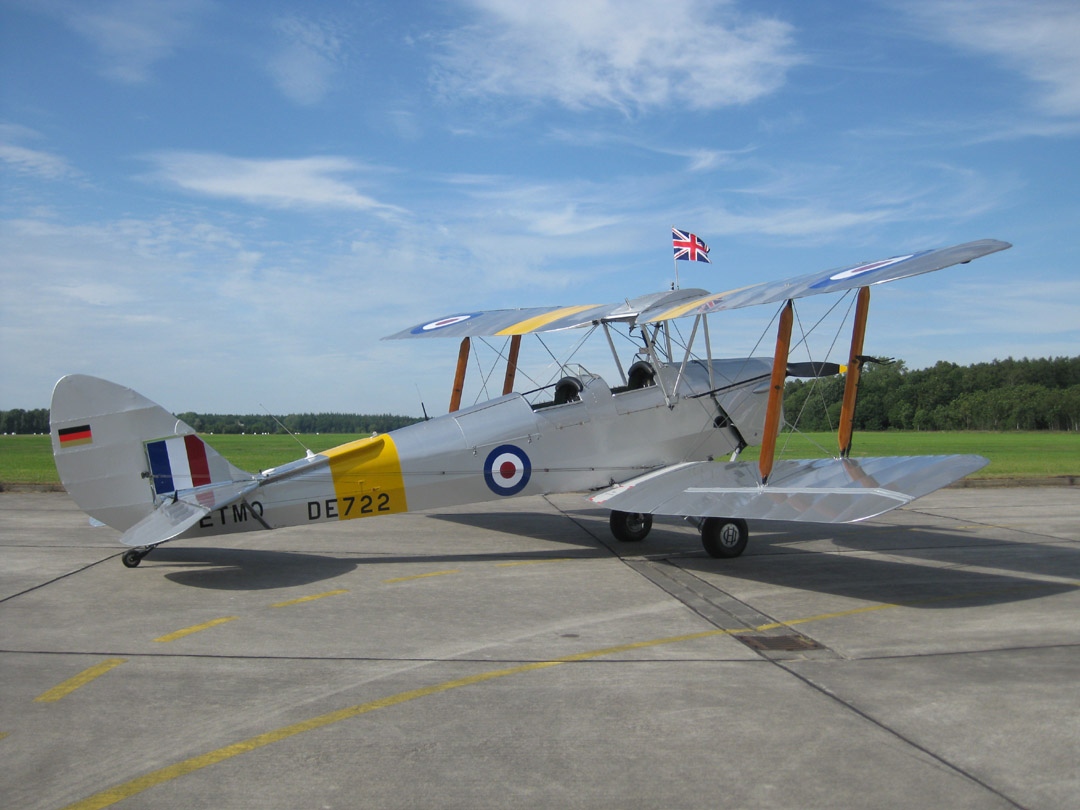 Tiger Moth restoration by David Ormerod at Coroflot.com