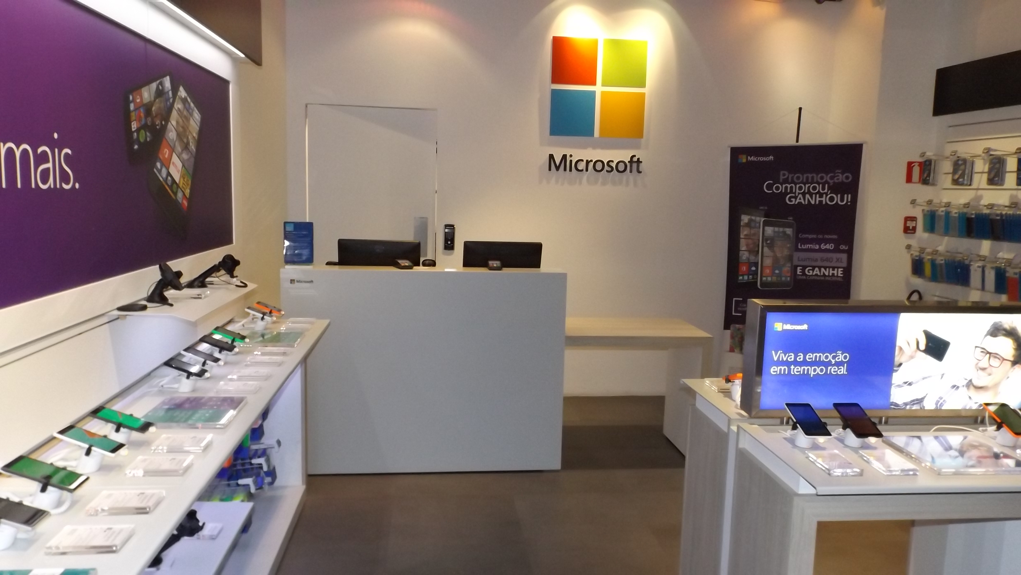 Microsoft Retail Stores ( 30 Stores ) by Marco Aurélio Sadao Sano at ...