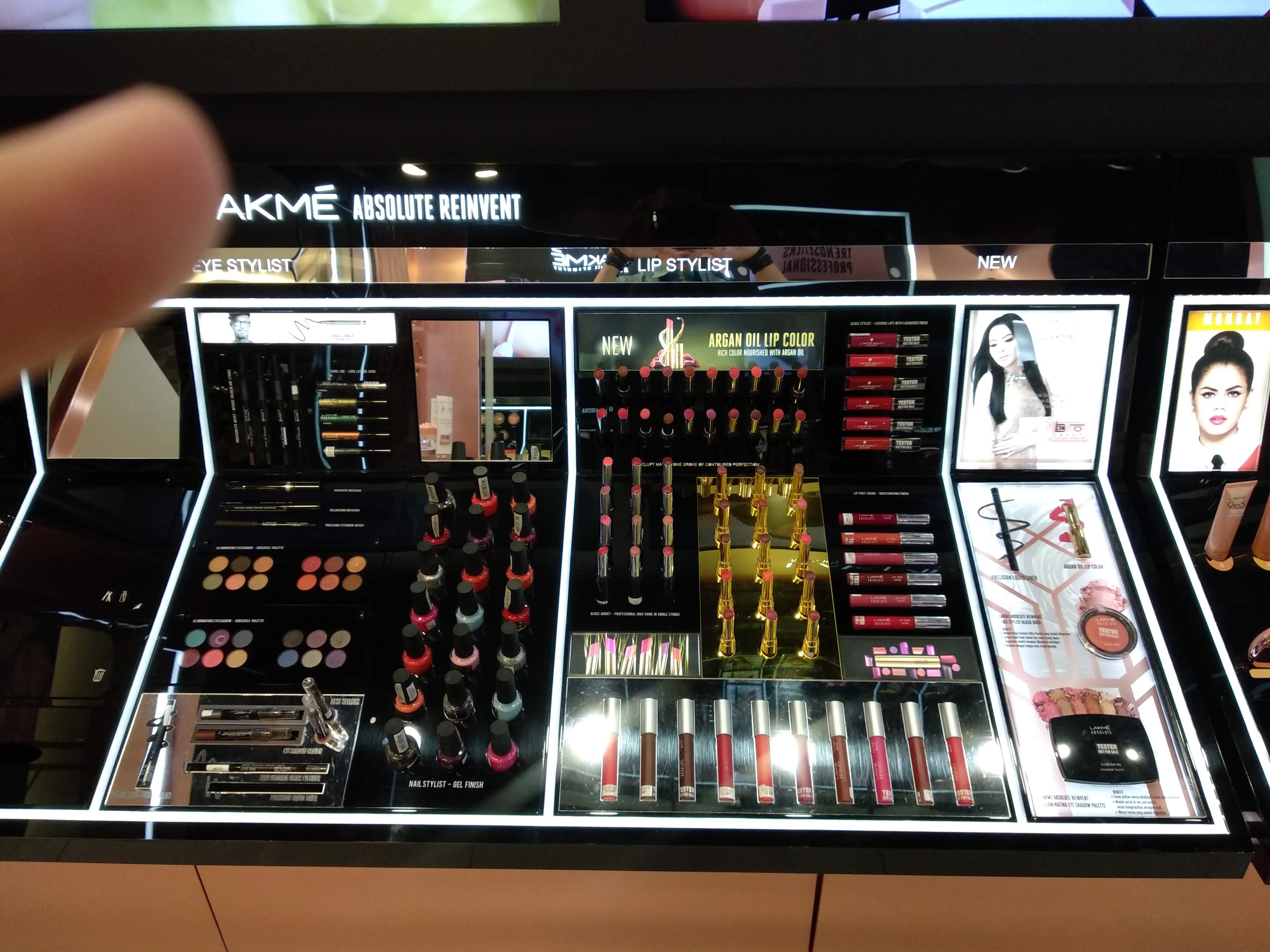 Tester Bar Display for Cosmetic product by Aryo Anindito at Coroflot.com